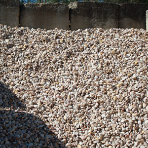20 – 40mm Tumbled Sandstone – Sapar Landscaping Supplies